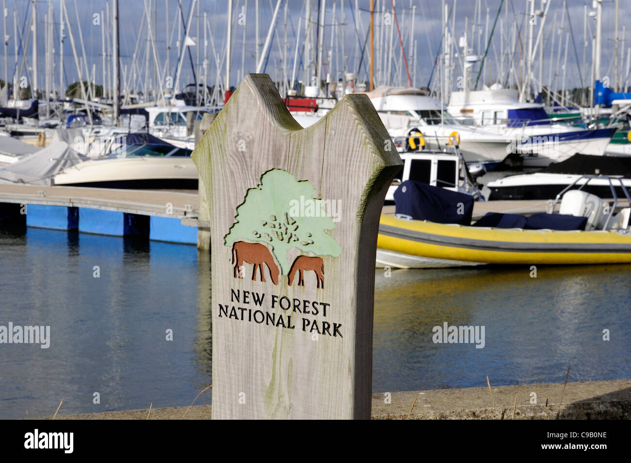 Boundary signs hi-res stock photography and images - Alamy
