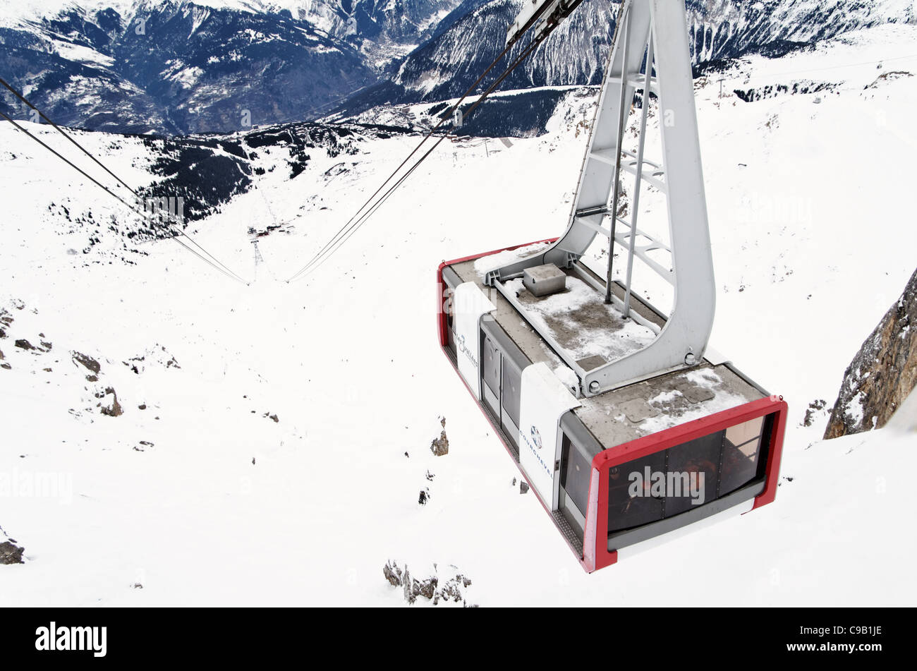 Youngster meribel ski resort trois valles cablecar courchevel saulire ...