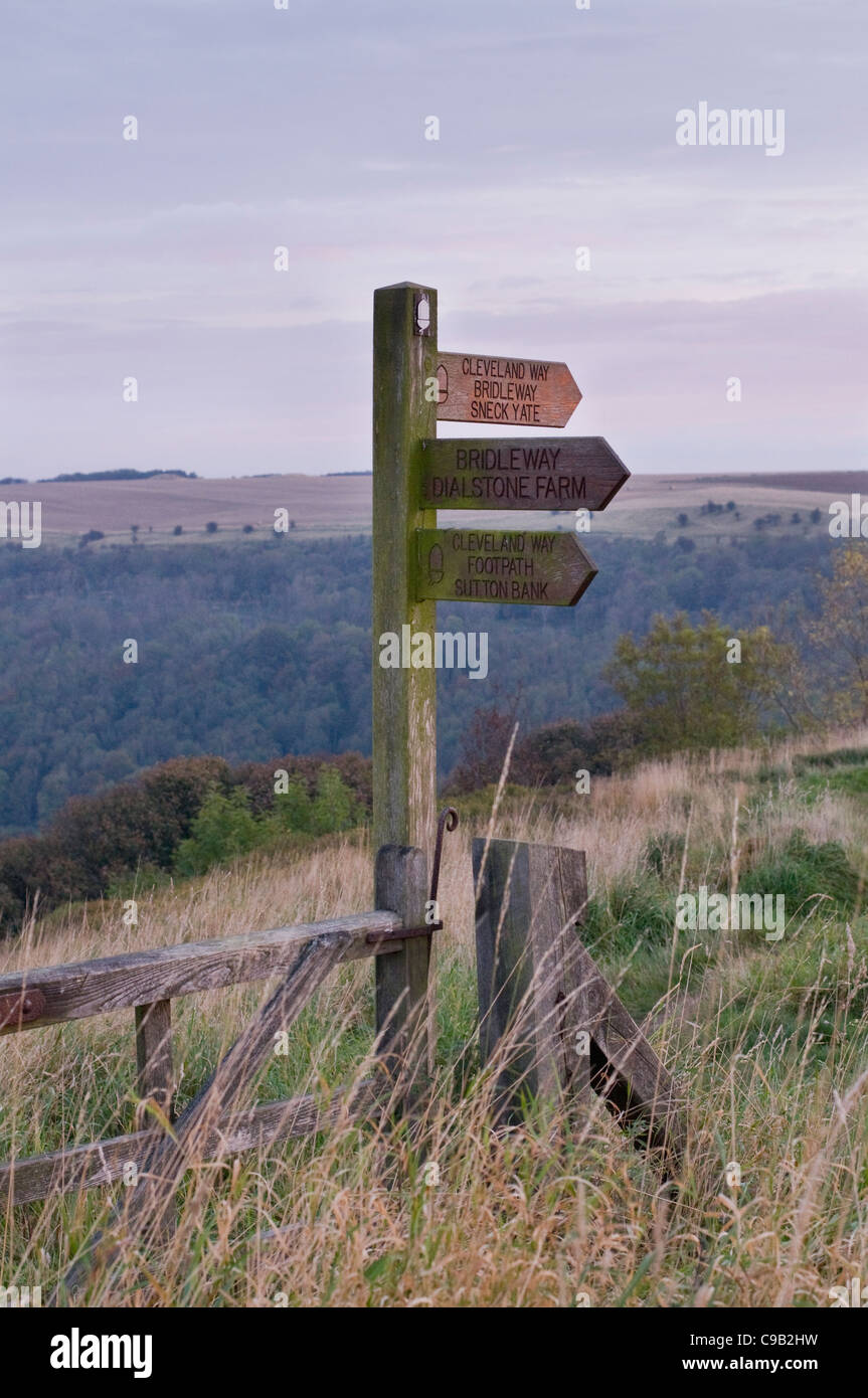 Sign signpost fingerpost gate hi-res stock photography and images - Alamy