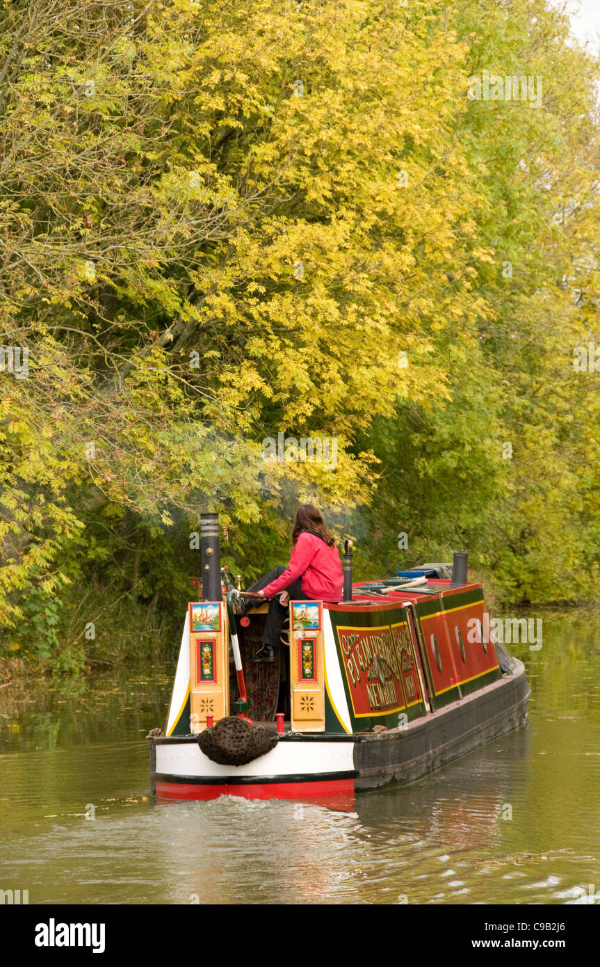 Autumn boating on the Kennet & Avon Canal Stock Photo - Alamy