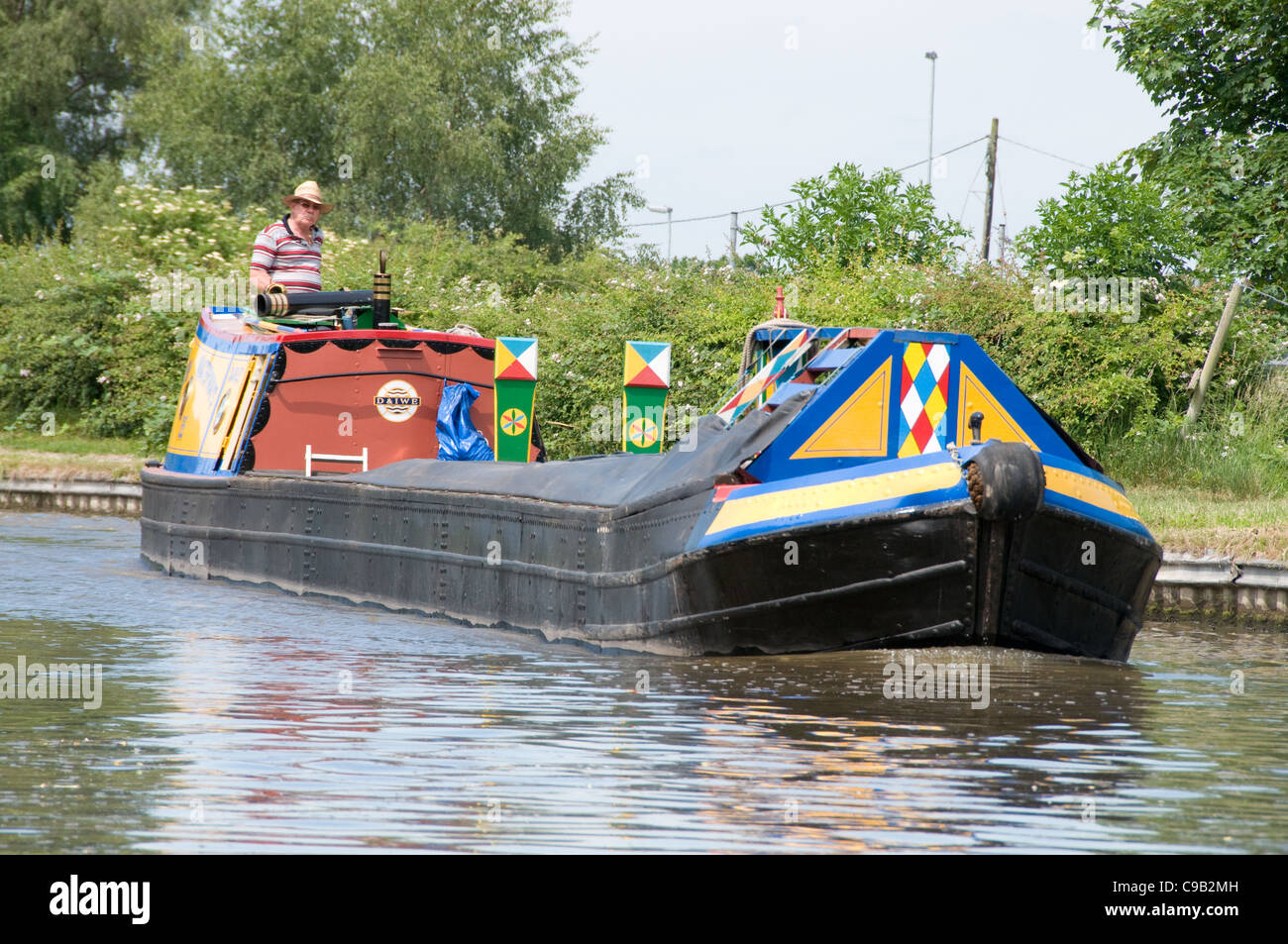 Working narrowboat hi-res stock photography and images - Alamy