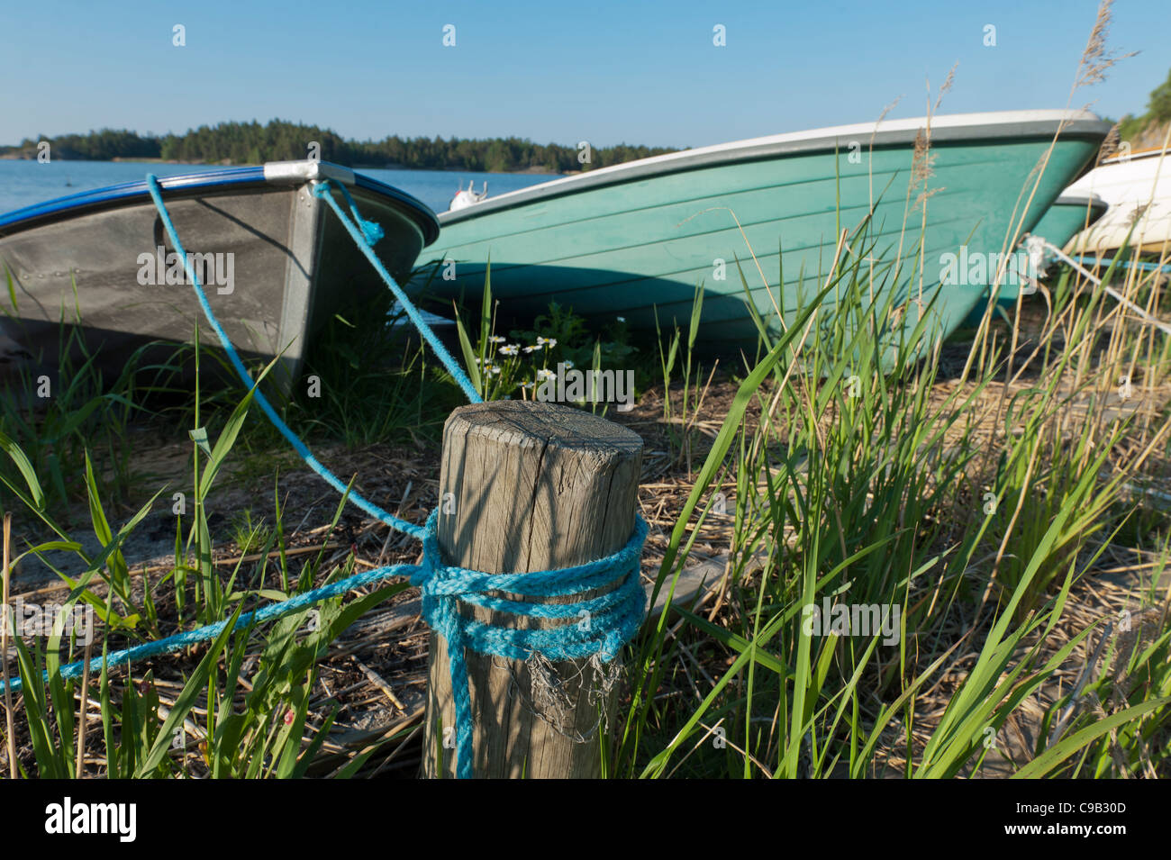 Rowing boat cut out hi-res stock photography and images - Alamy