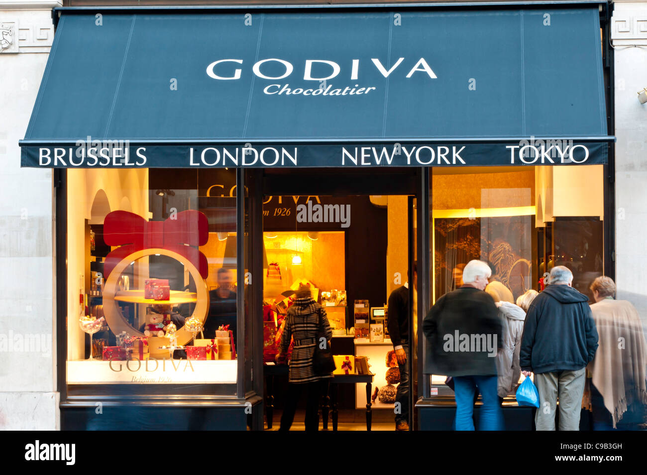 Regent Street busy with shoppers, London, United Kingdom Stock Photo ...