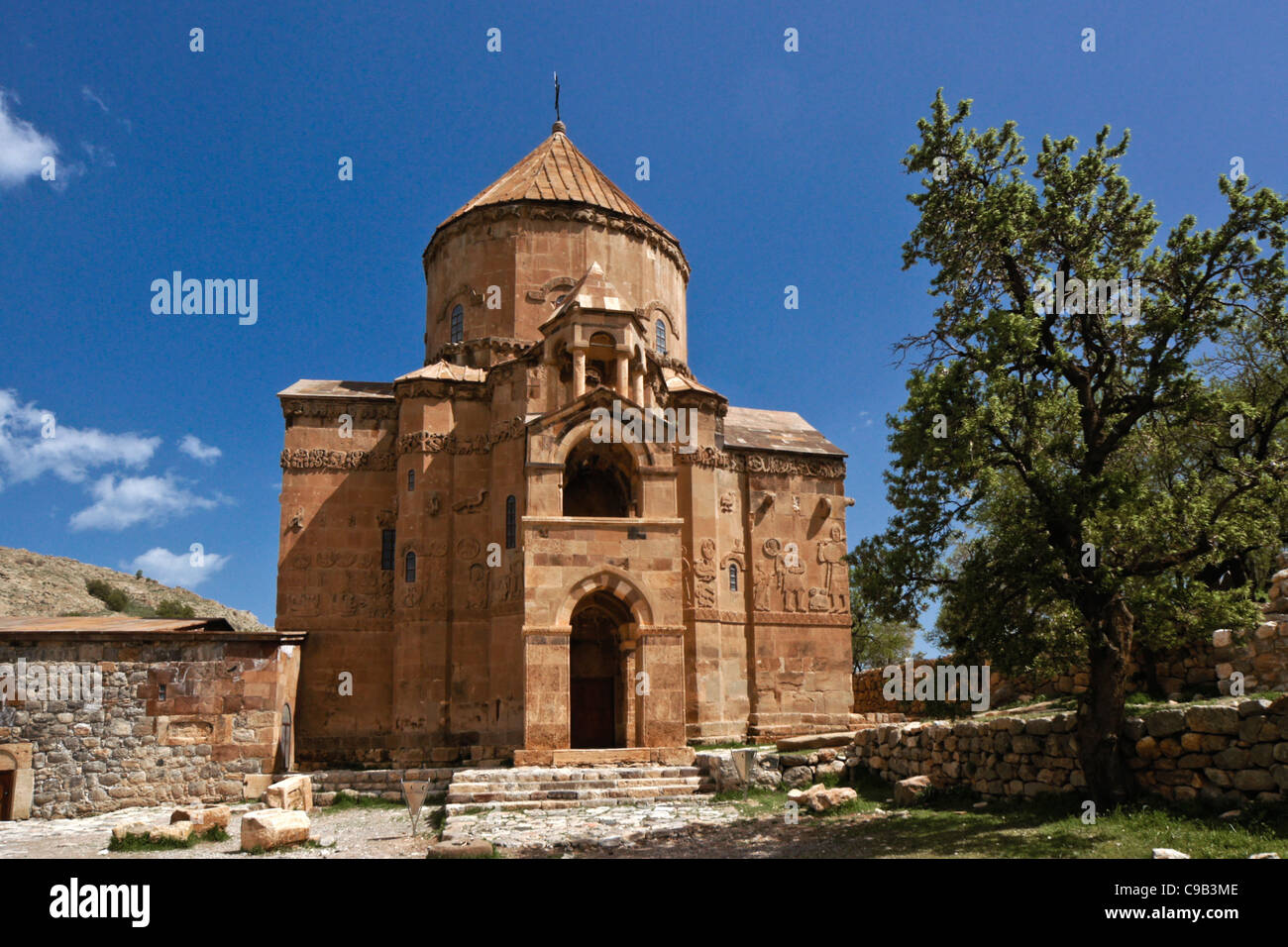 Cathedral/Church of the Holy Cross on Akdamar Island, Lake Van, Turkey ...