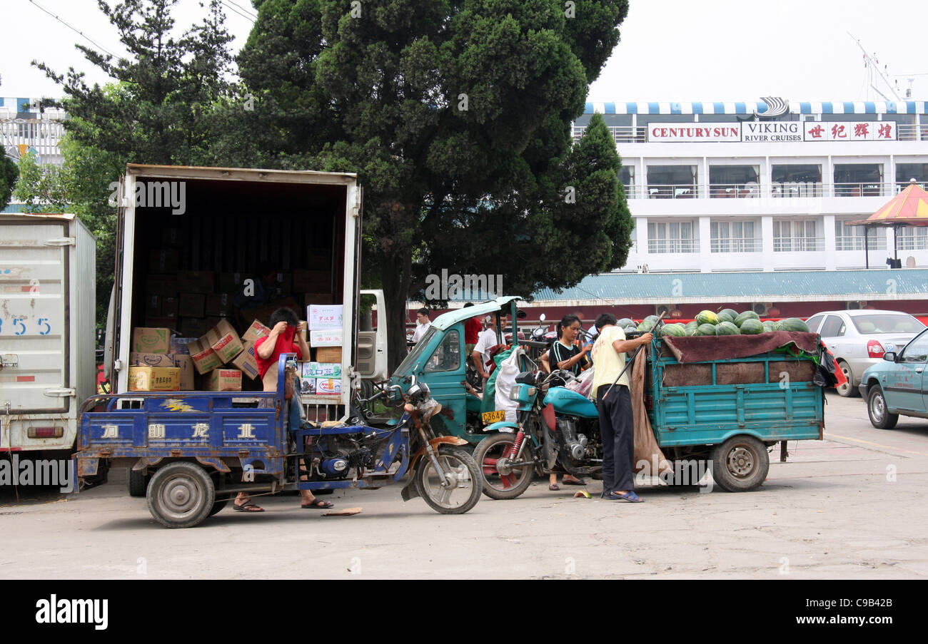 Three 3 wheel motorcycle hi-res stock photography and images - Alamy
