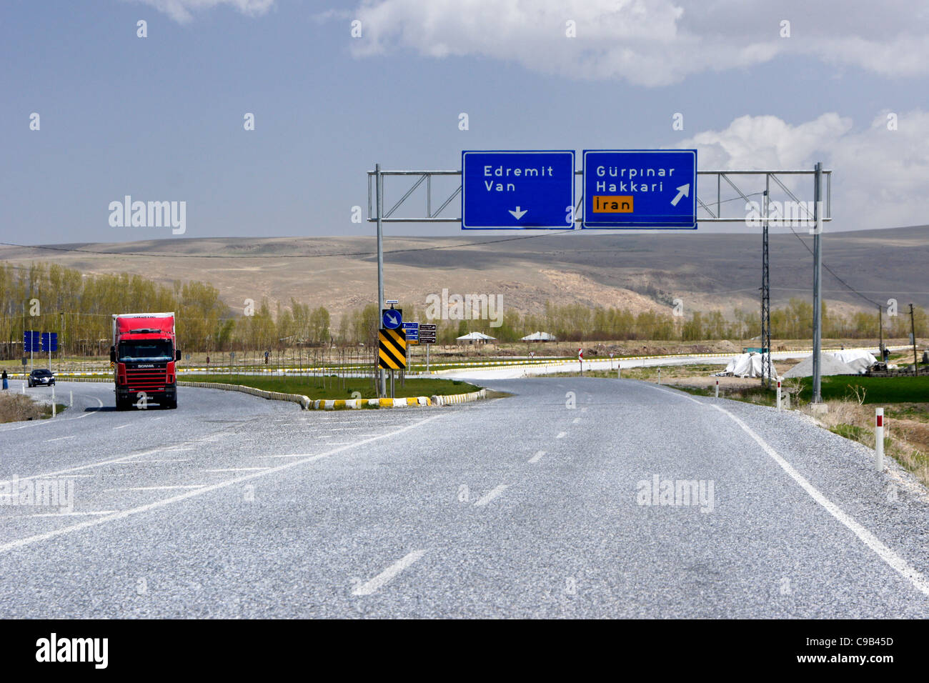Highway signs, Van, Eastern Anatolia, Turkey Stock Photo - Alamy