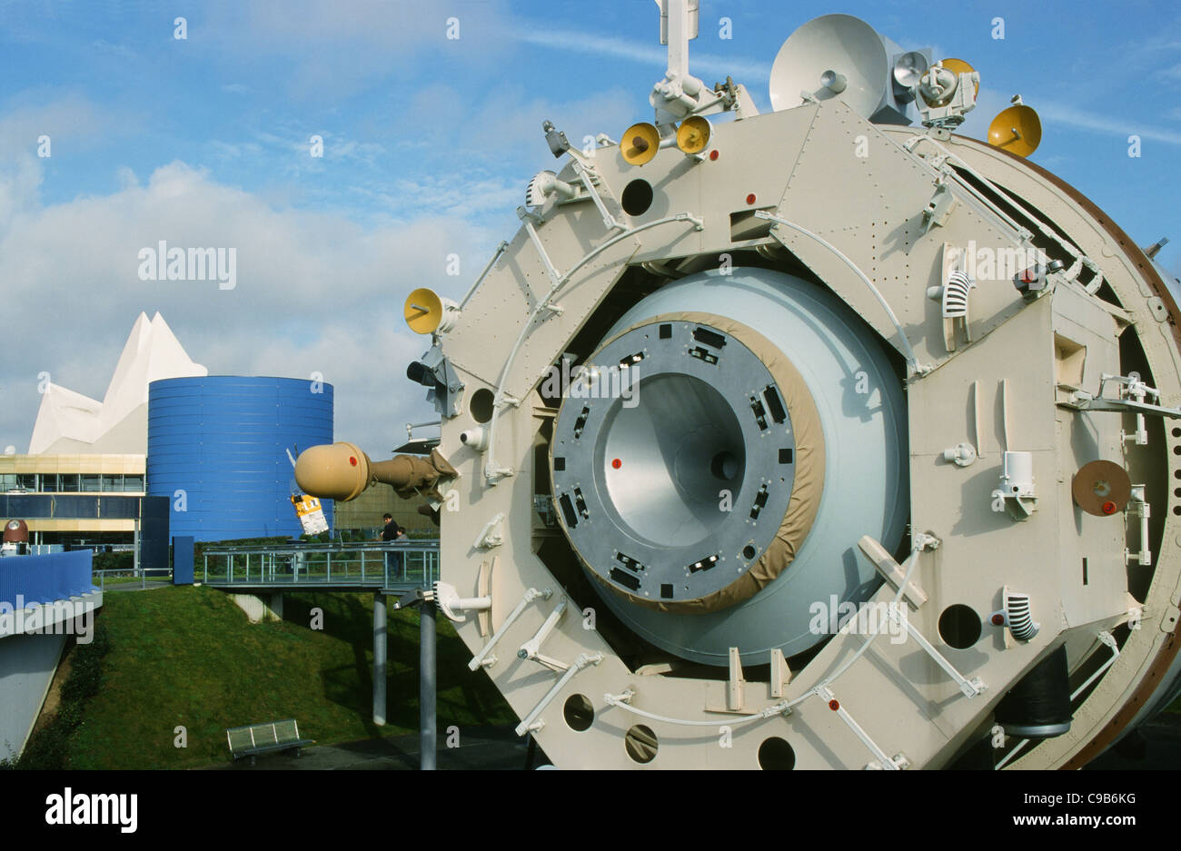 Space station exhibit exhibition hi-res stock photography and images ...