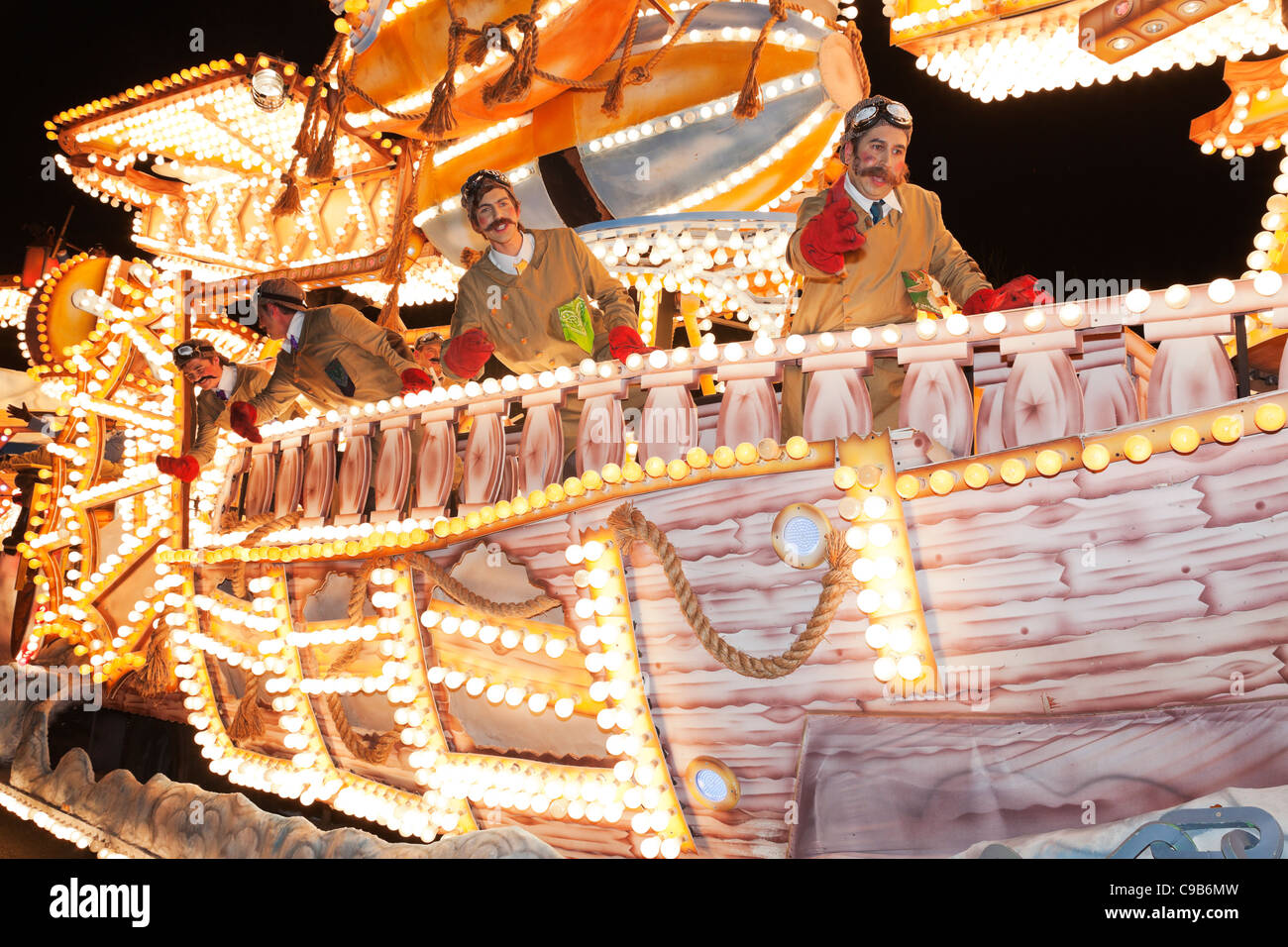 Flying machines hi-res stock photography and images - Alamy