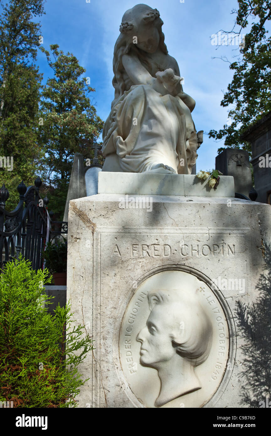 Chopin tomb hi-res stock photography and images - Alamy