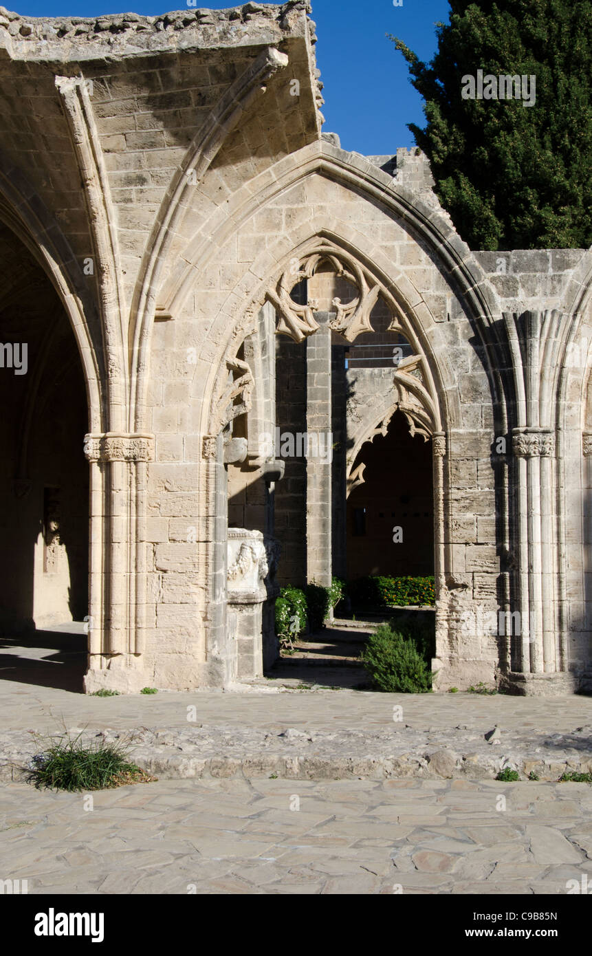 Gothic arch hi-res stock photography and images - Alamy