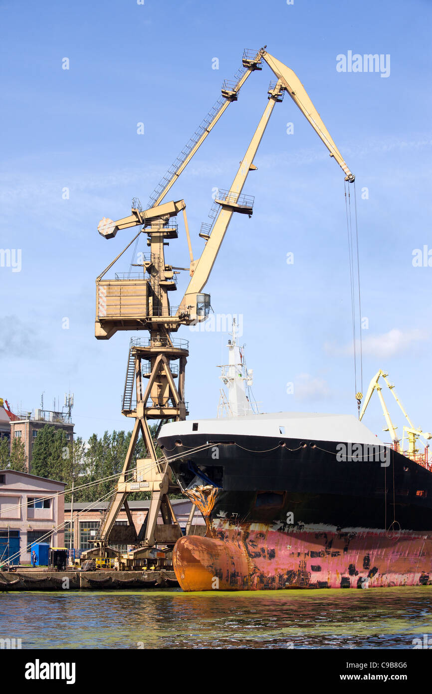 Repair dockyard hi-res stock photography and images - Alamy