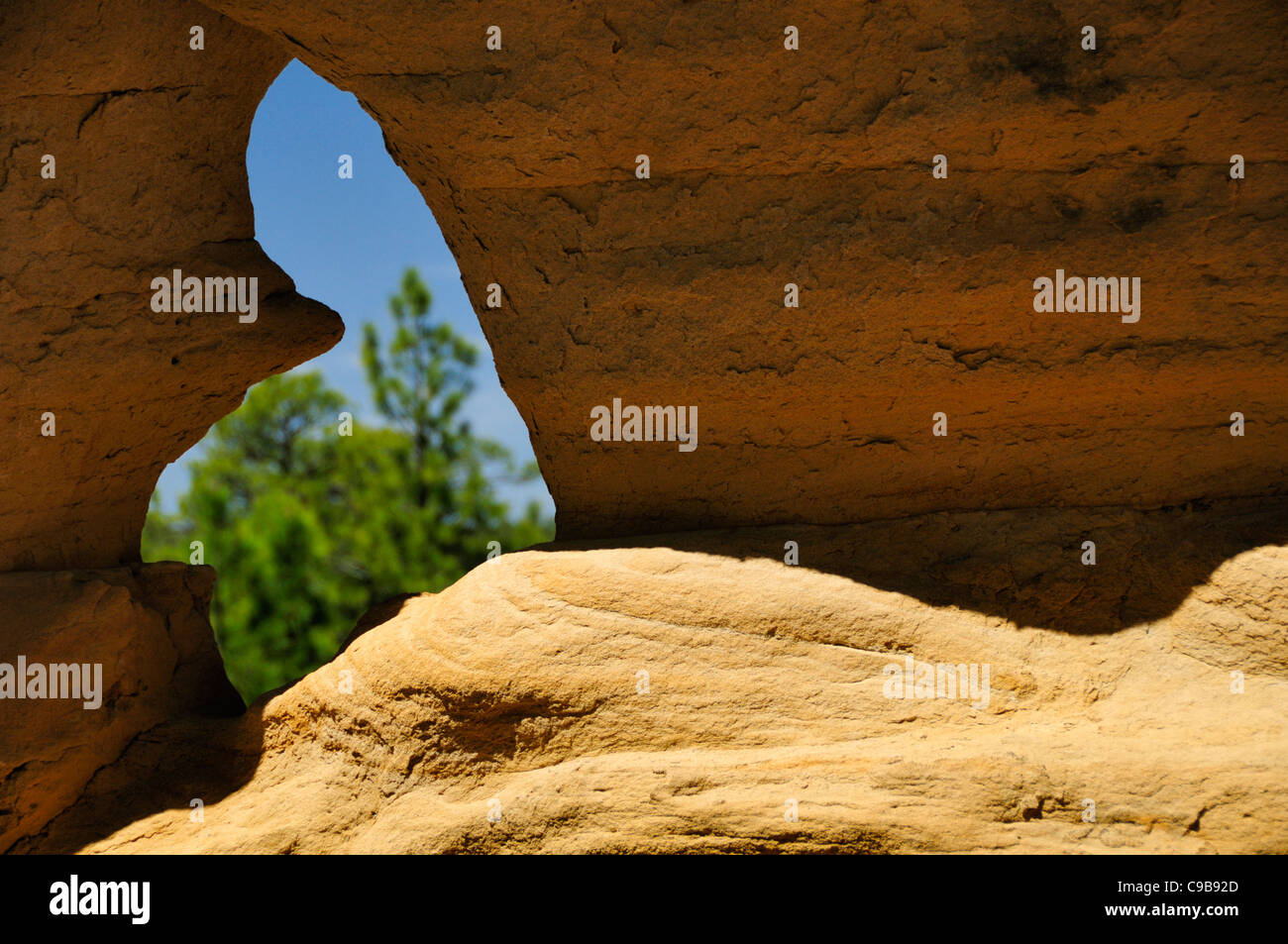 Weathered sandstone arch hi-res stock photography and images - Alamy