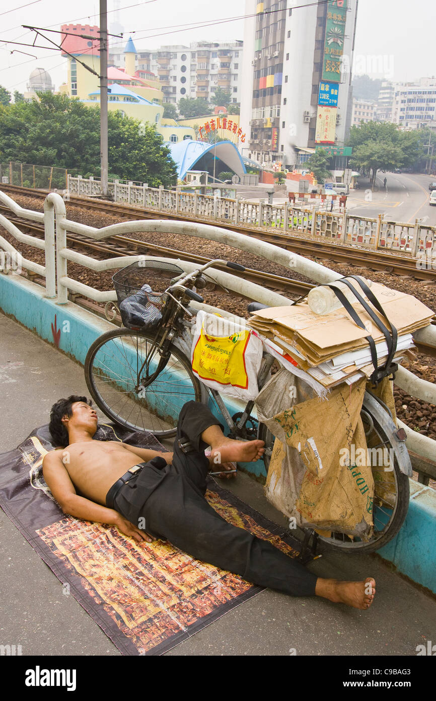 Chinese man nap hi-res stock photography and images - Alamy