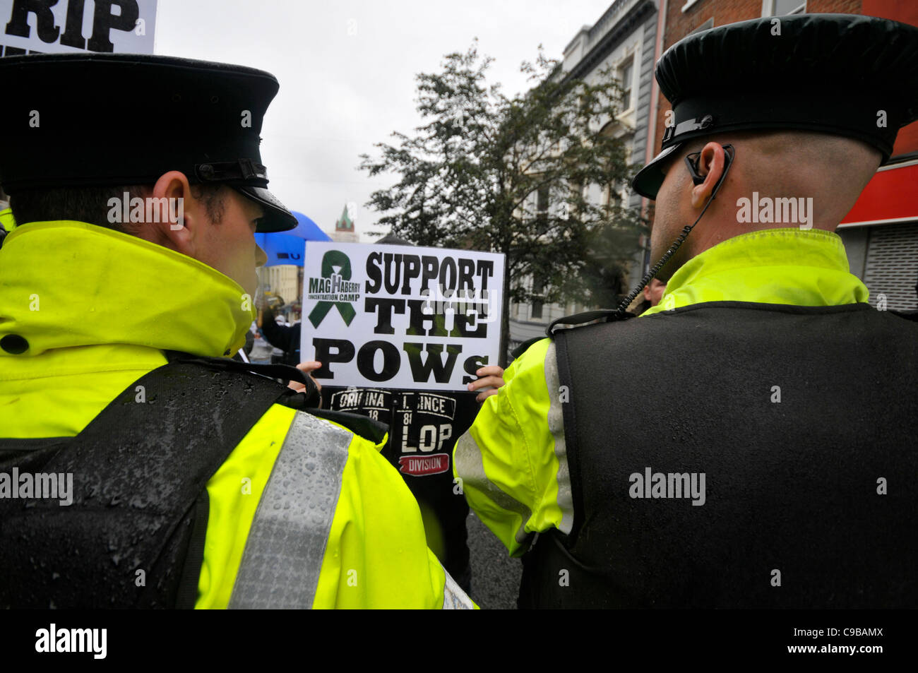Ira prisoners hi-res stock photography and images - Alamy
