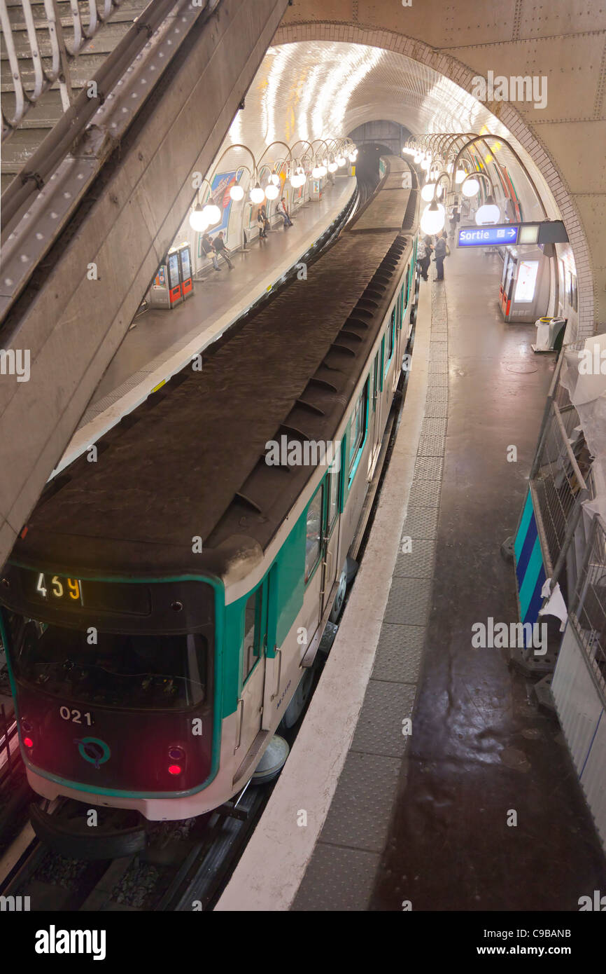 Carriages hi-res stock photography and images - Alamy