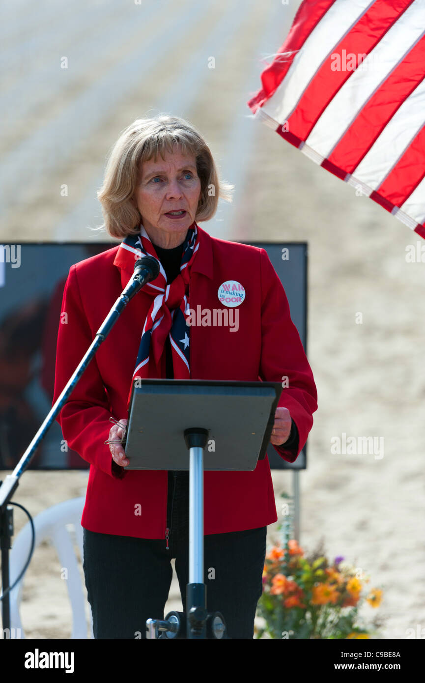 Congresswoman Lois Capps reading names of fallen soldiers at the ...
