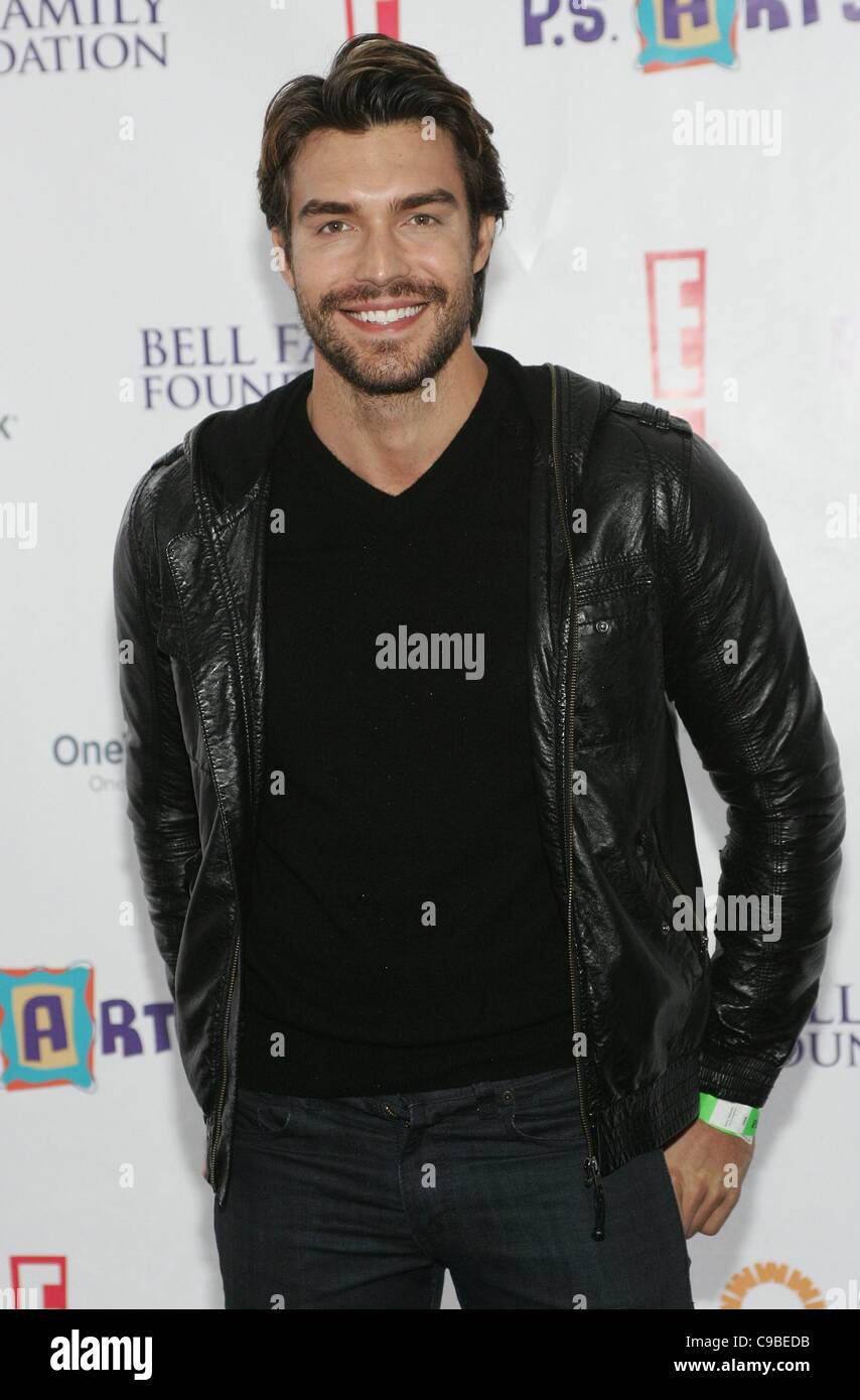 Peter Porte at arrivals for Express Yourself 2011 Creative Arts Fair to ...