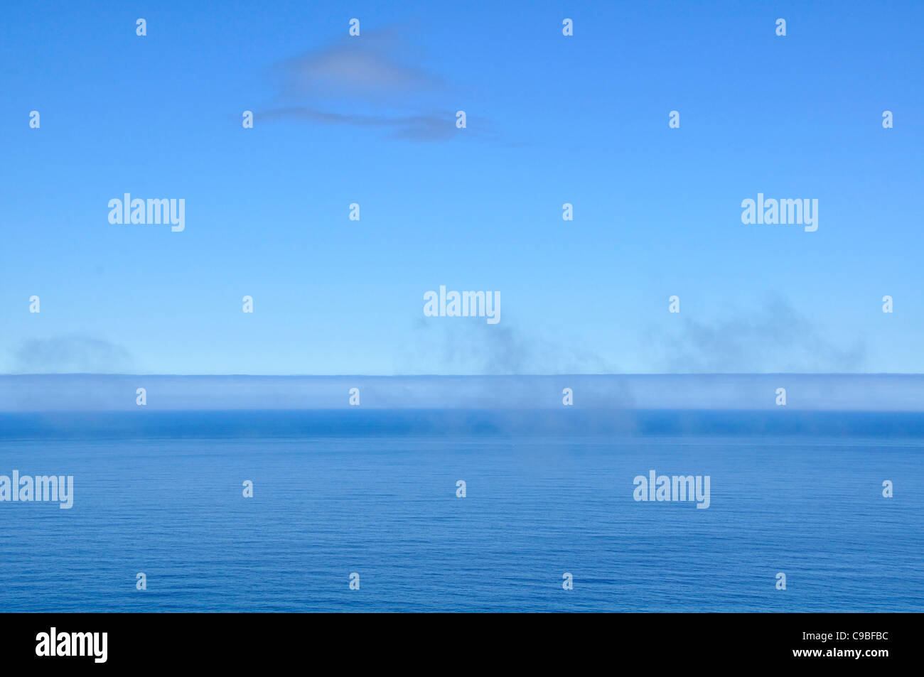 Ocean fog bank hi-res stock photography and images - Alamy