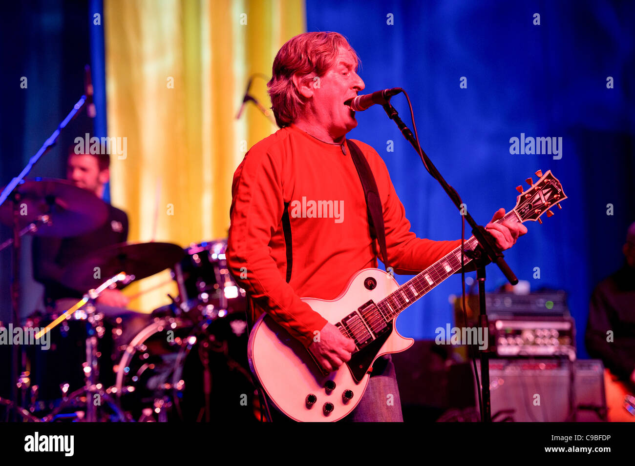 Saw doctors performing on stage Stock Photo - Alamy