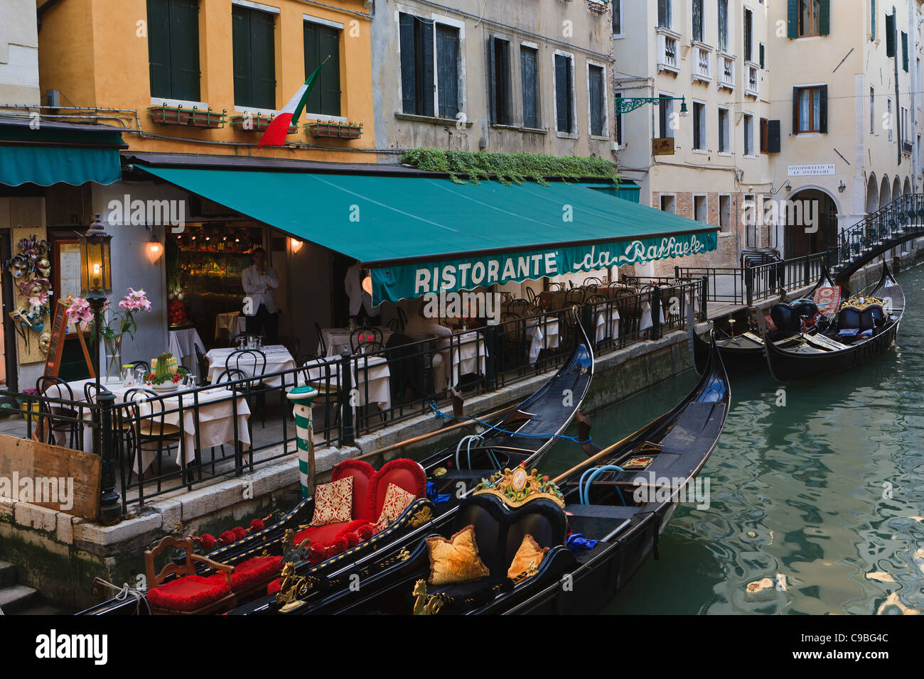 Restaurant in Venice Stock Photo - Alamy
