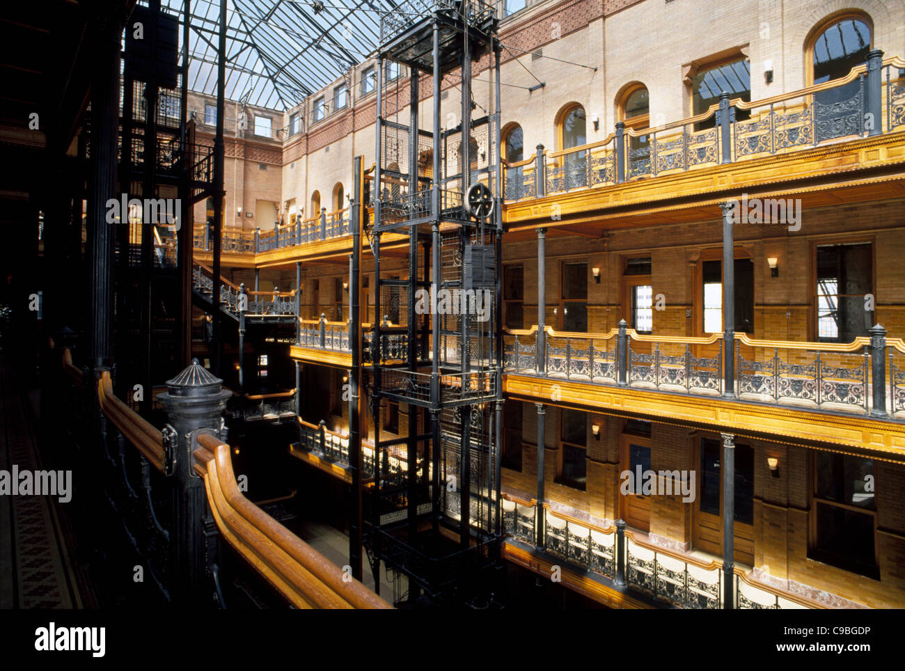 The 1893 Bradbury Building interior shows off the vintage architectural ...