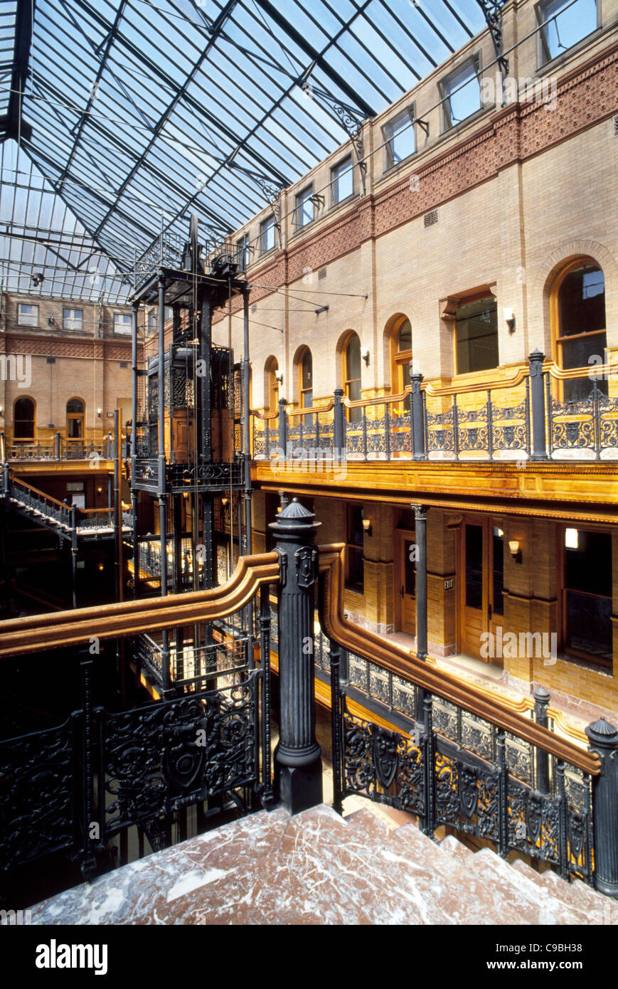 The 1893 Bradbury Building interior shows off the vintage architectural ...