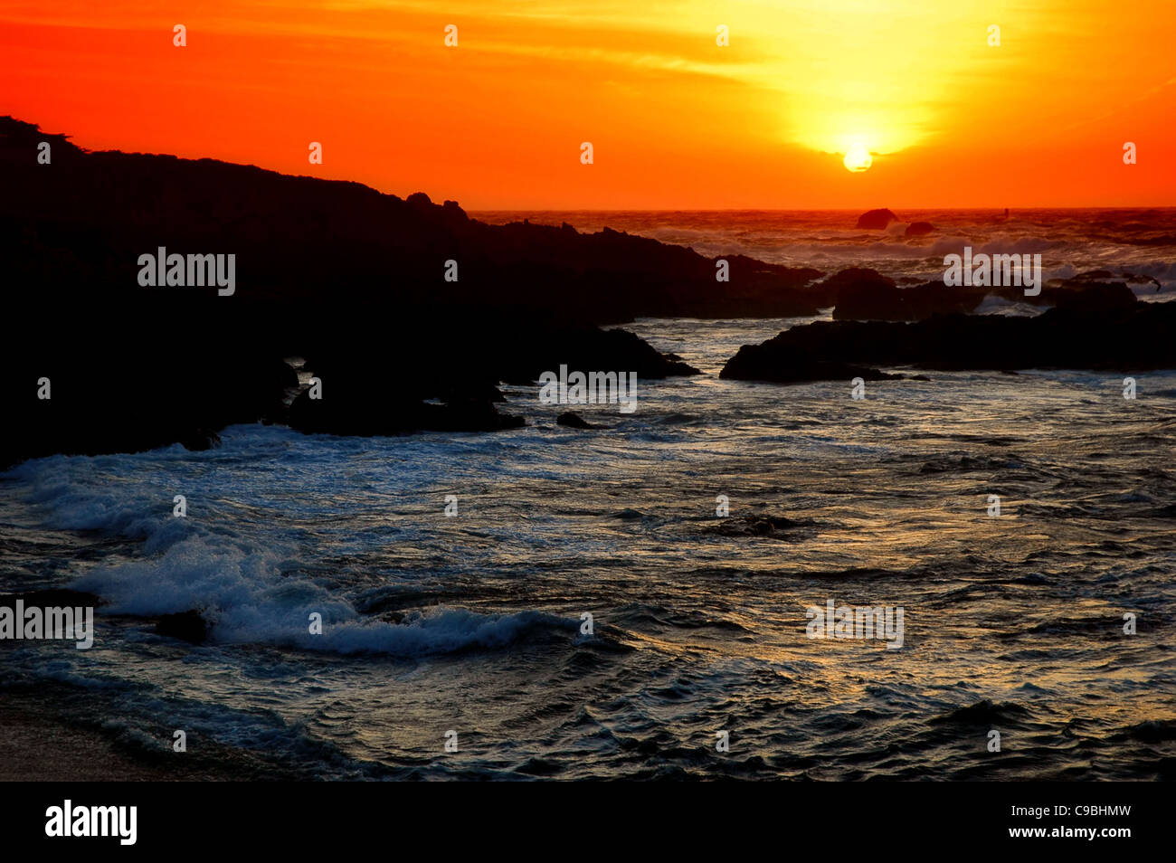 California sunset over ocean hi-res stock photography and images - Alamy