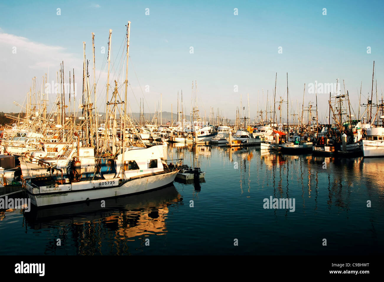 Commercial dragger fishing vessel fishing hi-res stock photography and ...