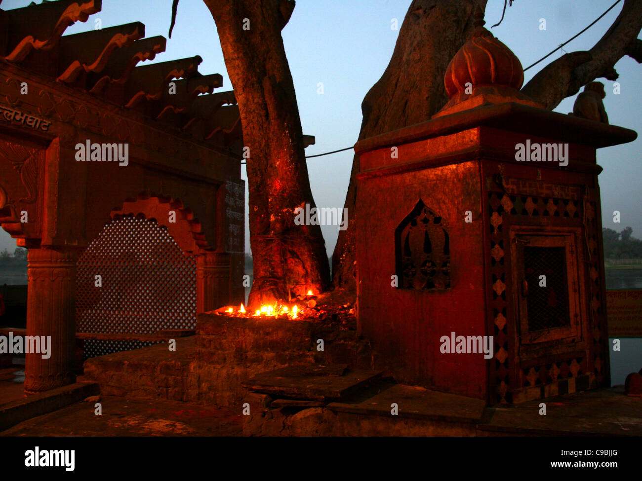 Temple near Vishram Ghat Mathura Stock Photo - Alamy
