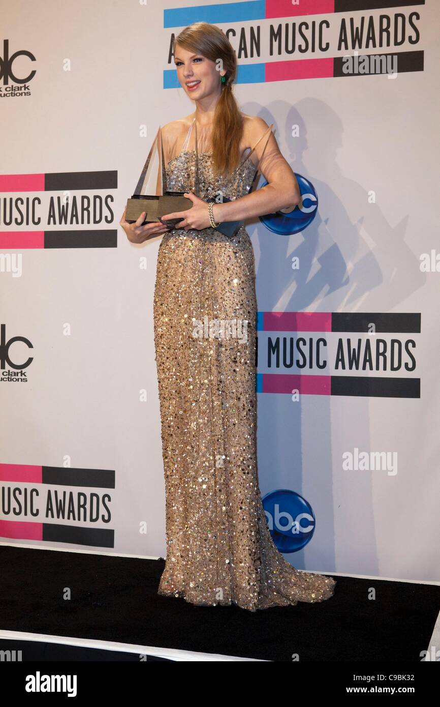 Taylor Swift in the press room for The 38th Annual American Music ...