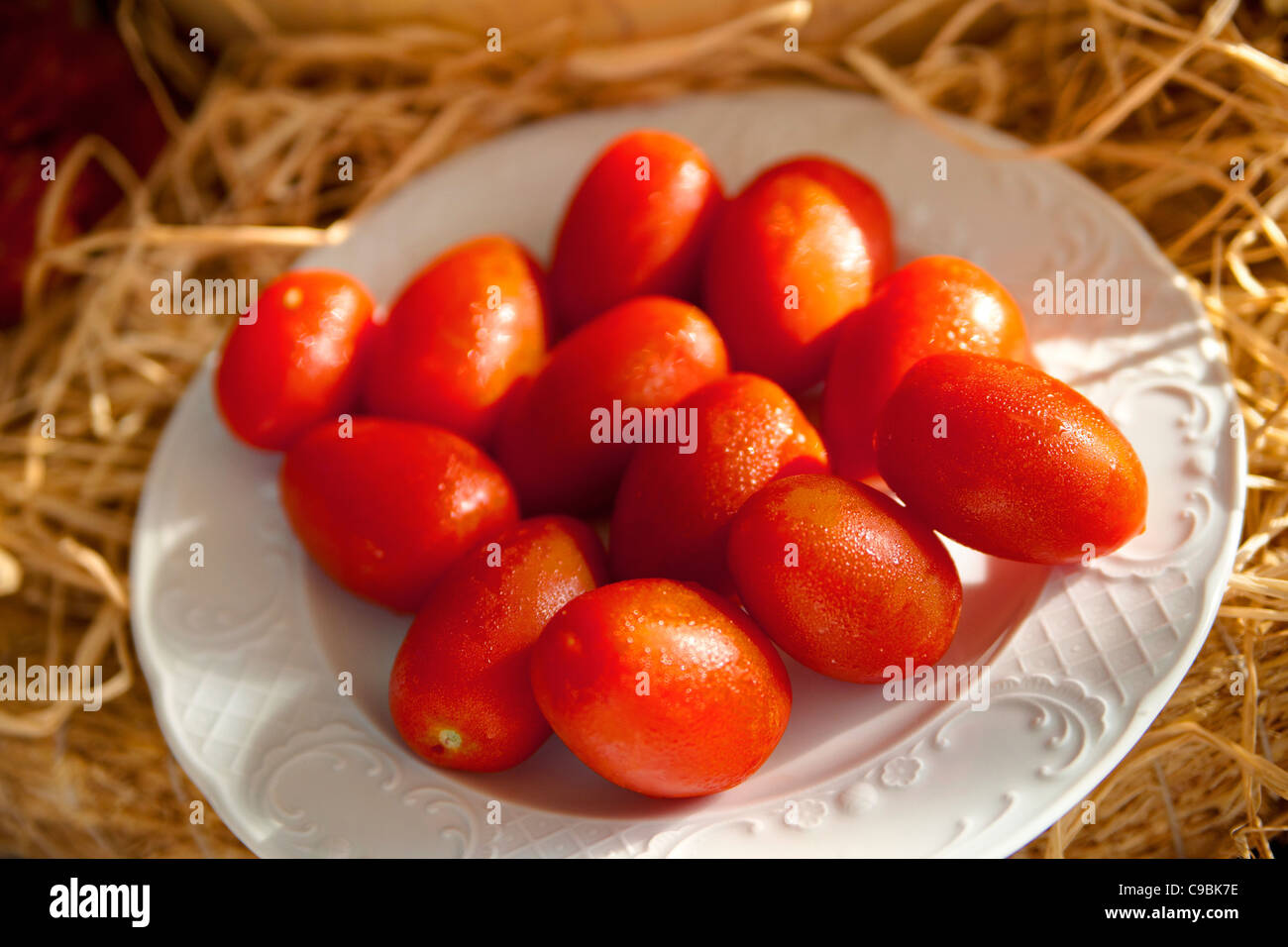 Red san marzano tomatoes hi-res stock photography and images - Alamy