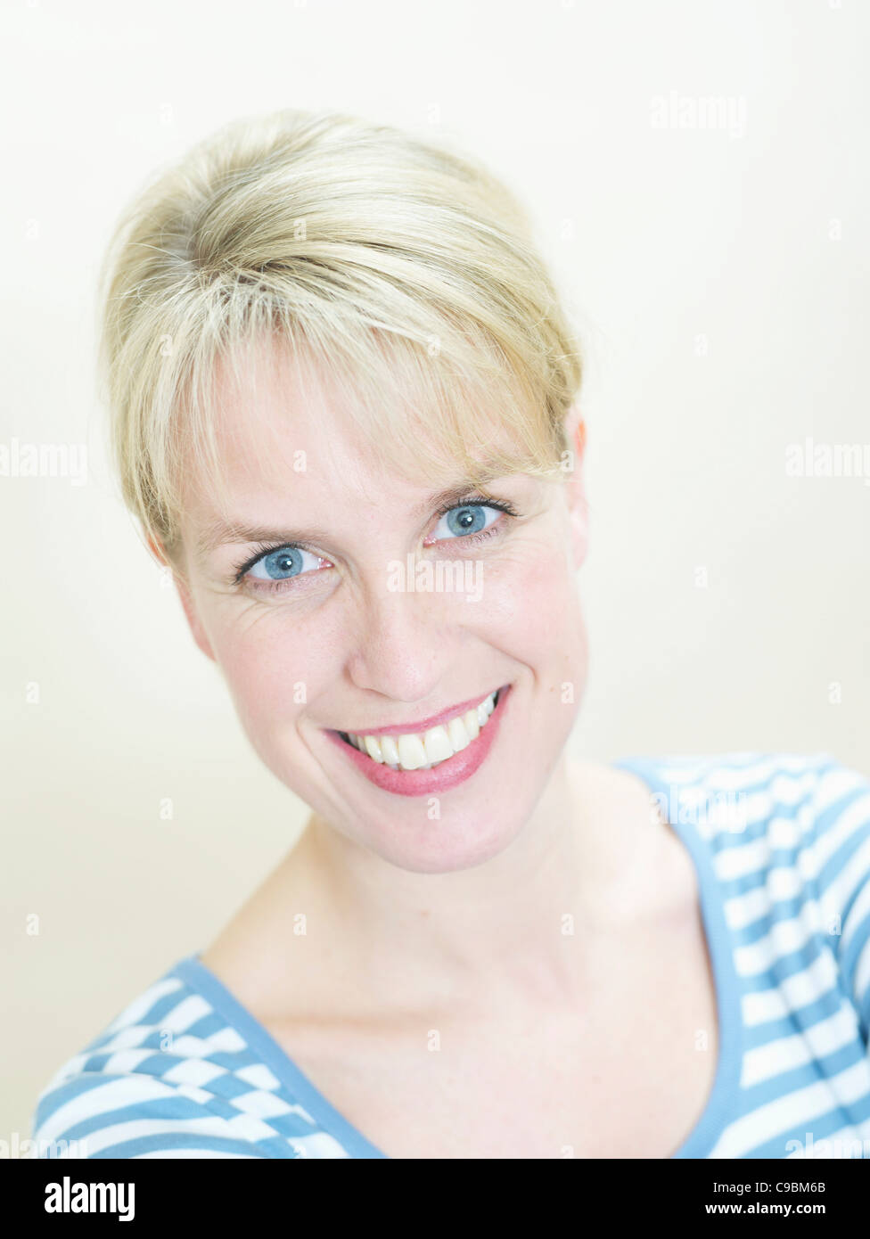 Mature woman smiling, portrait Stock Photo - Alamy