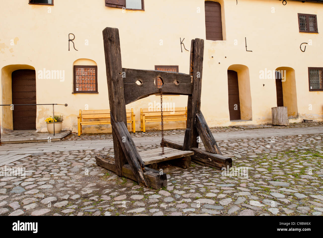 Pillory hi-res stock photography and images - Alamy