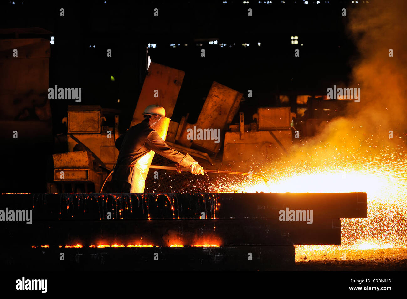 Cut through hi-res stock photography and images - Alamy