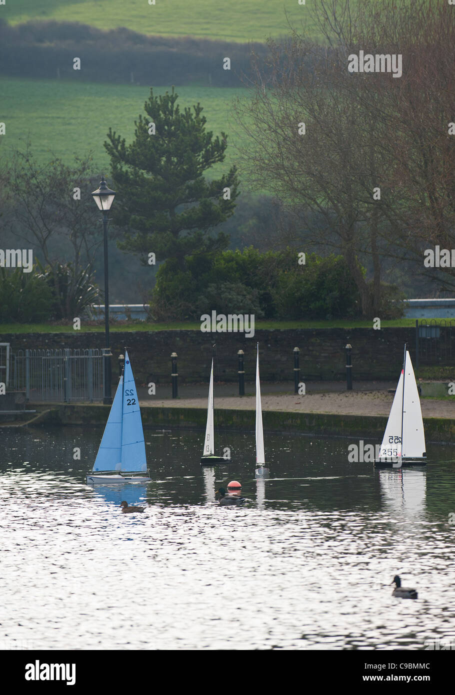 Model boats hi-res stock photography and images - Alamy