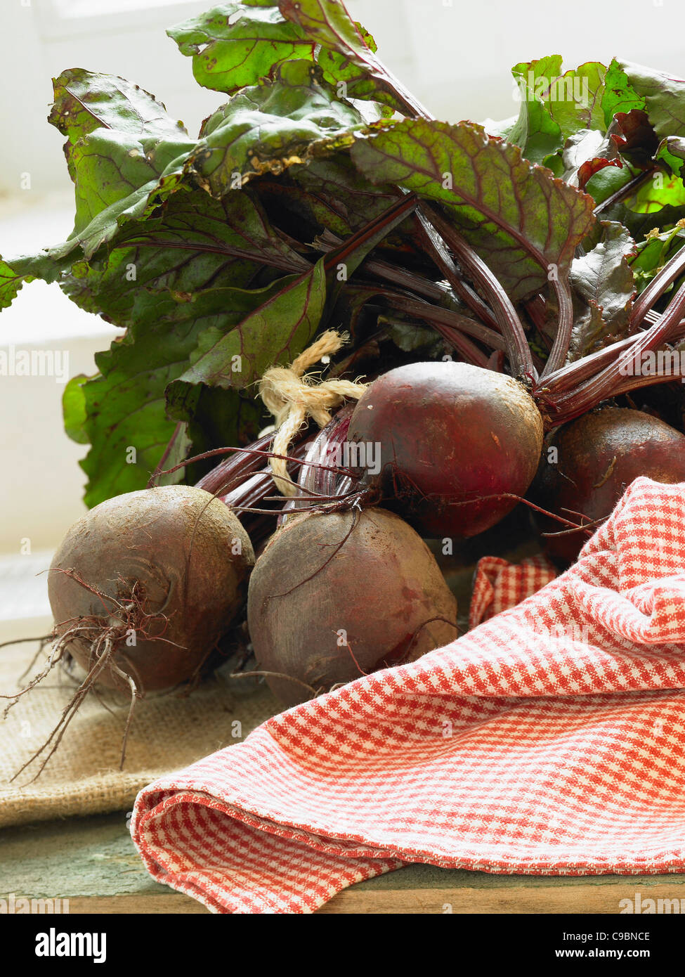 Bunch of beetroot, close up Stock Photo - Alamy