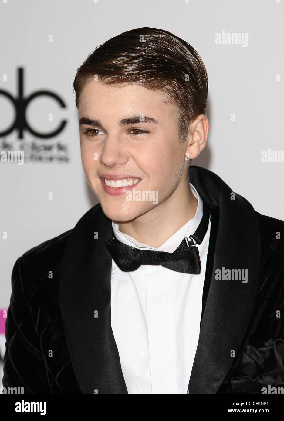 JUSTIN BIEBER 2011 AMERICAN MUSIC AWARDS DOWNTOWN LOS ANGELES ...