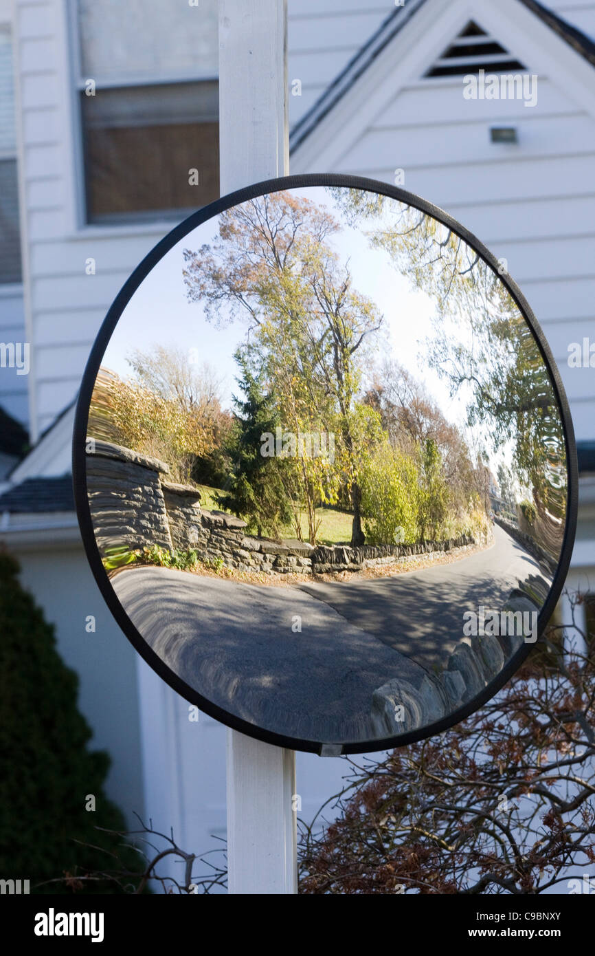 Traffic Mirror Circle High Resolution Stock Photography and Images - Alamy