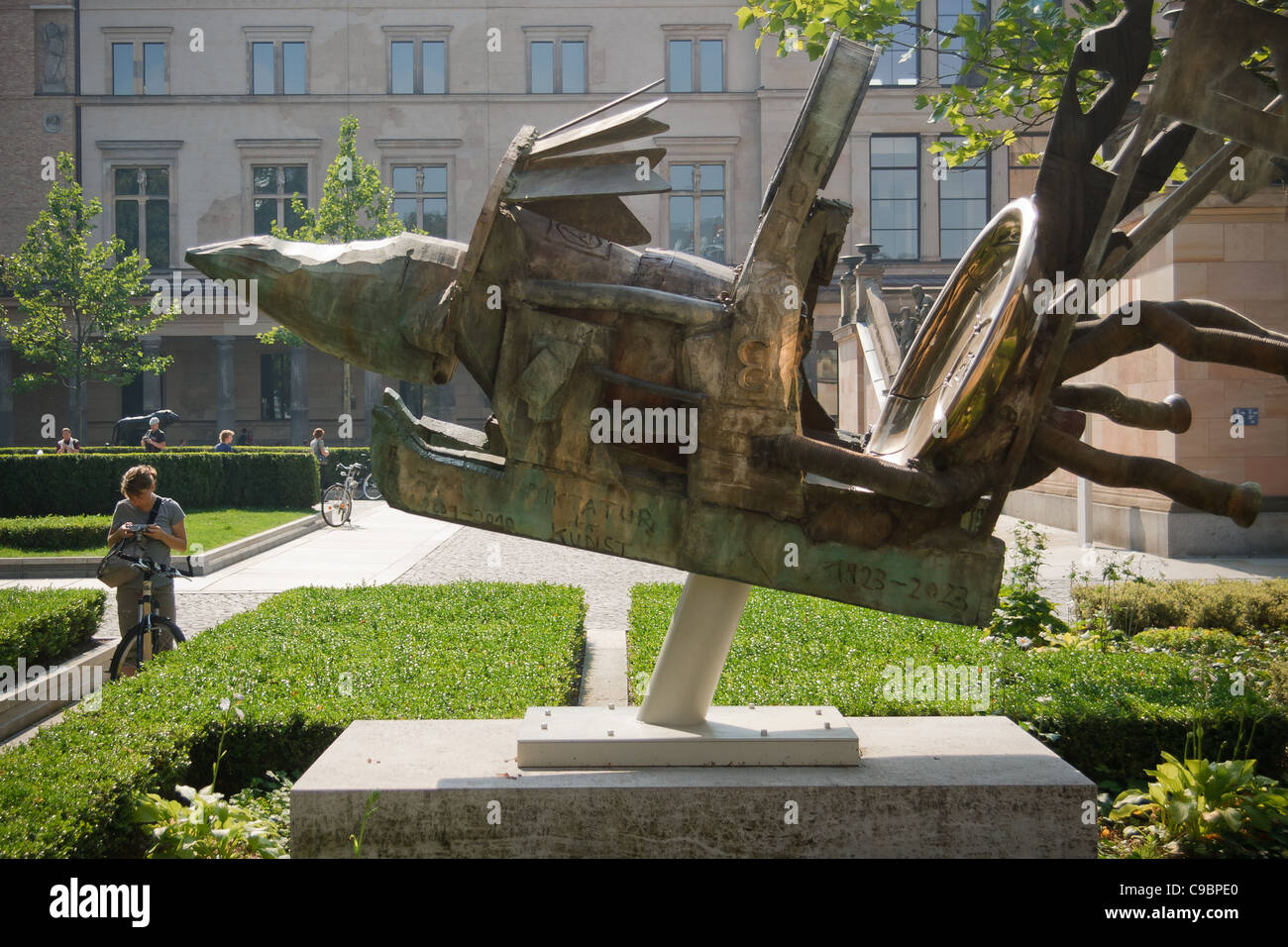 Humpty Dumpty Diktatur der Kunst - sculpture on courtyard of Old ...