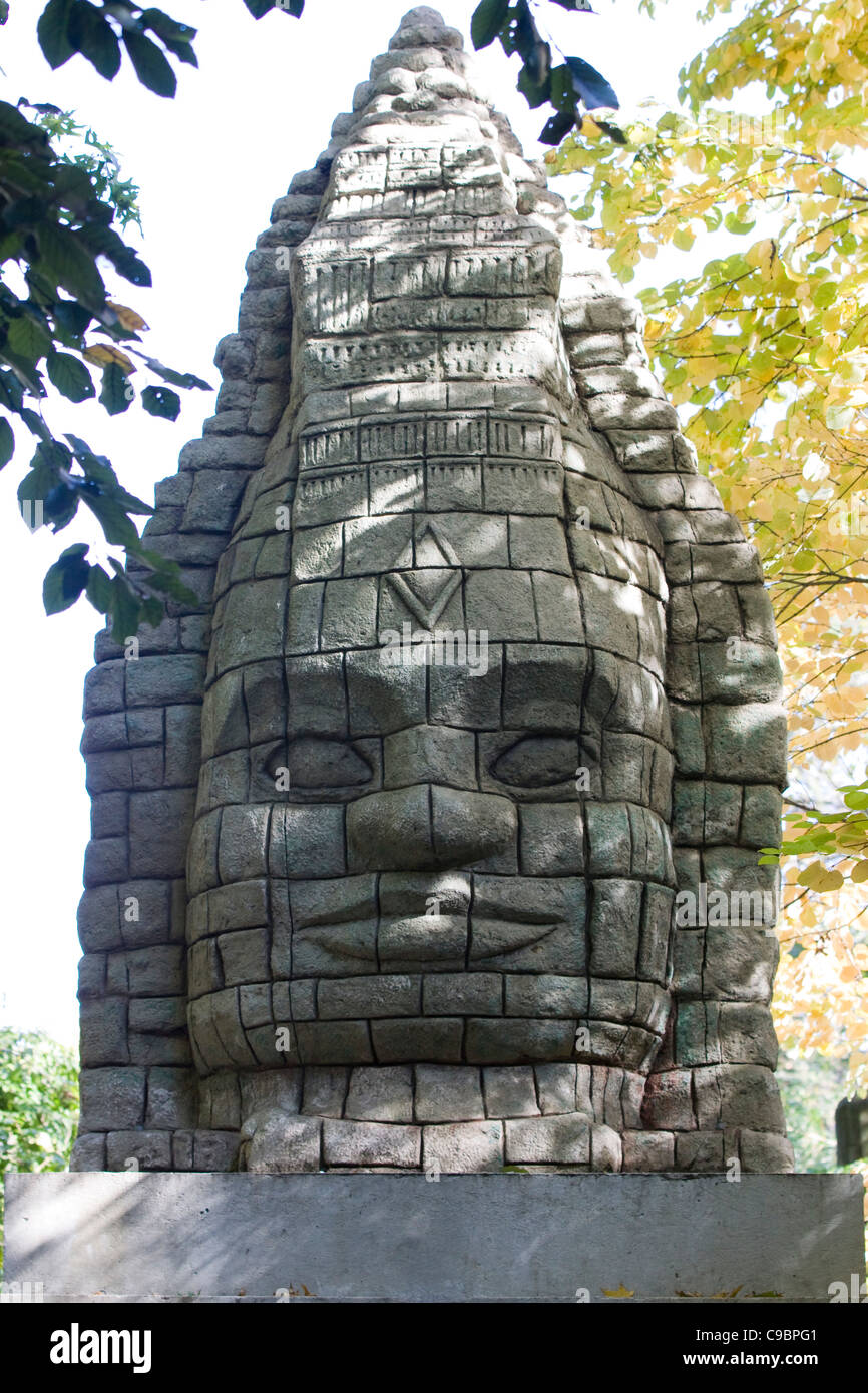 Stone built Mayan Statue in New York City USA Stock Photo - Alamy