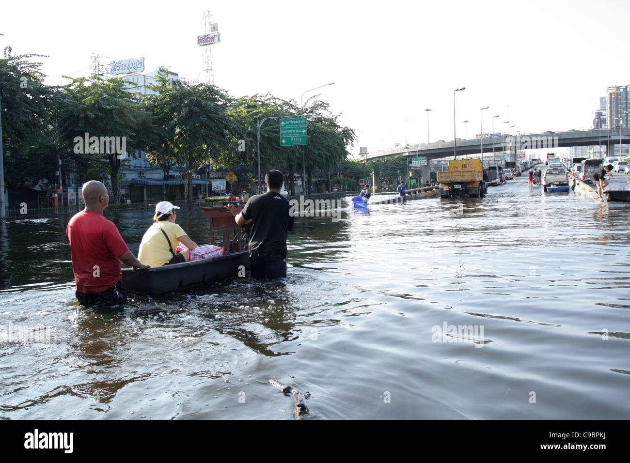Floodwaters on street at Pinklao area in Bangkok Stock Photo - Alamy