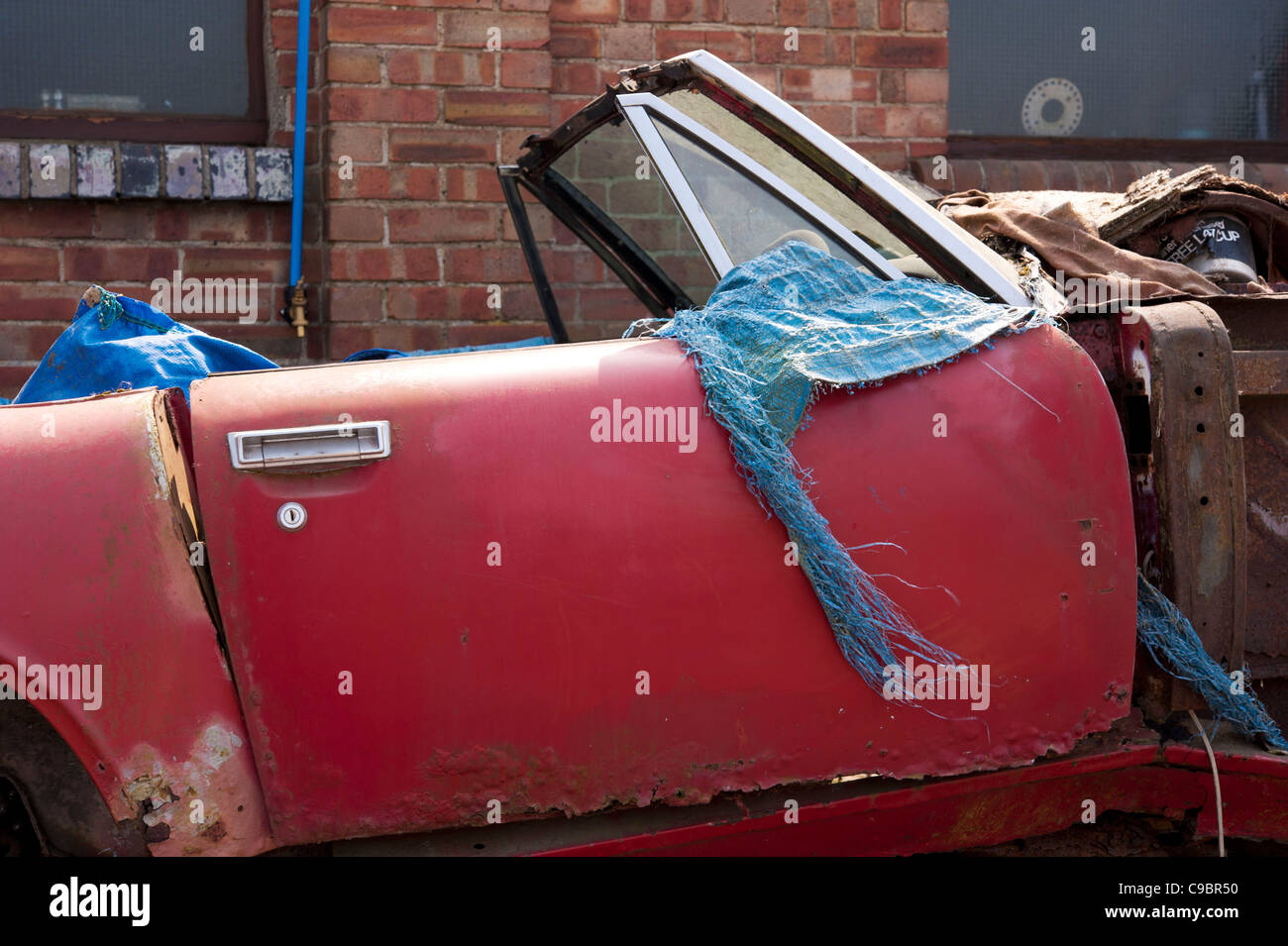 Rusted sports car hi-res stock photography and images - Alamy