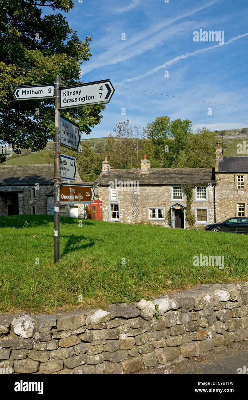 Arncliffe Village North Yorkshire England Stock Photos & Arncliffe ...