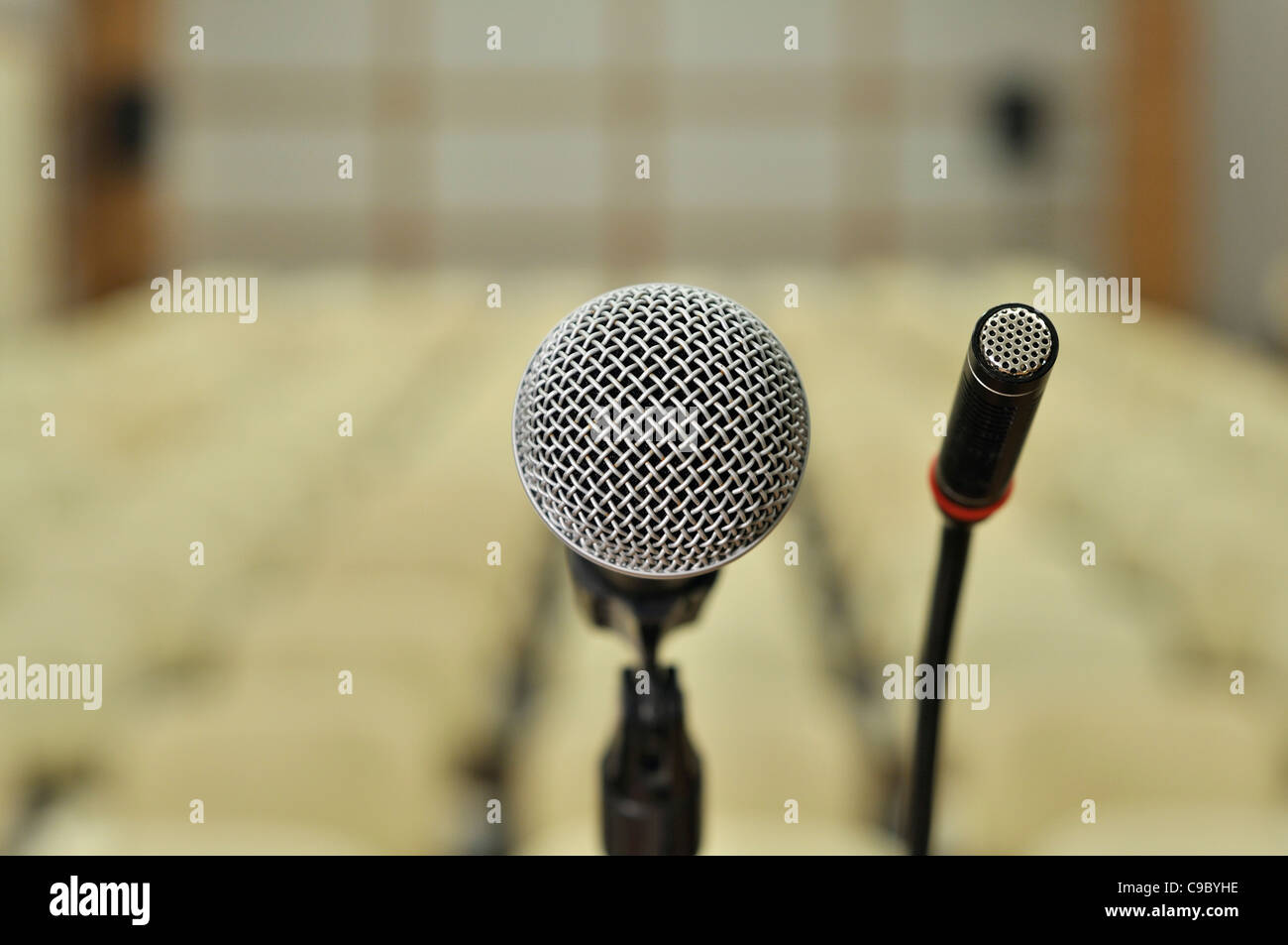 microphone at the conference hall Stock Photo - Alamy