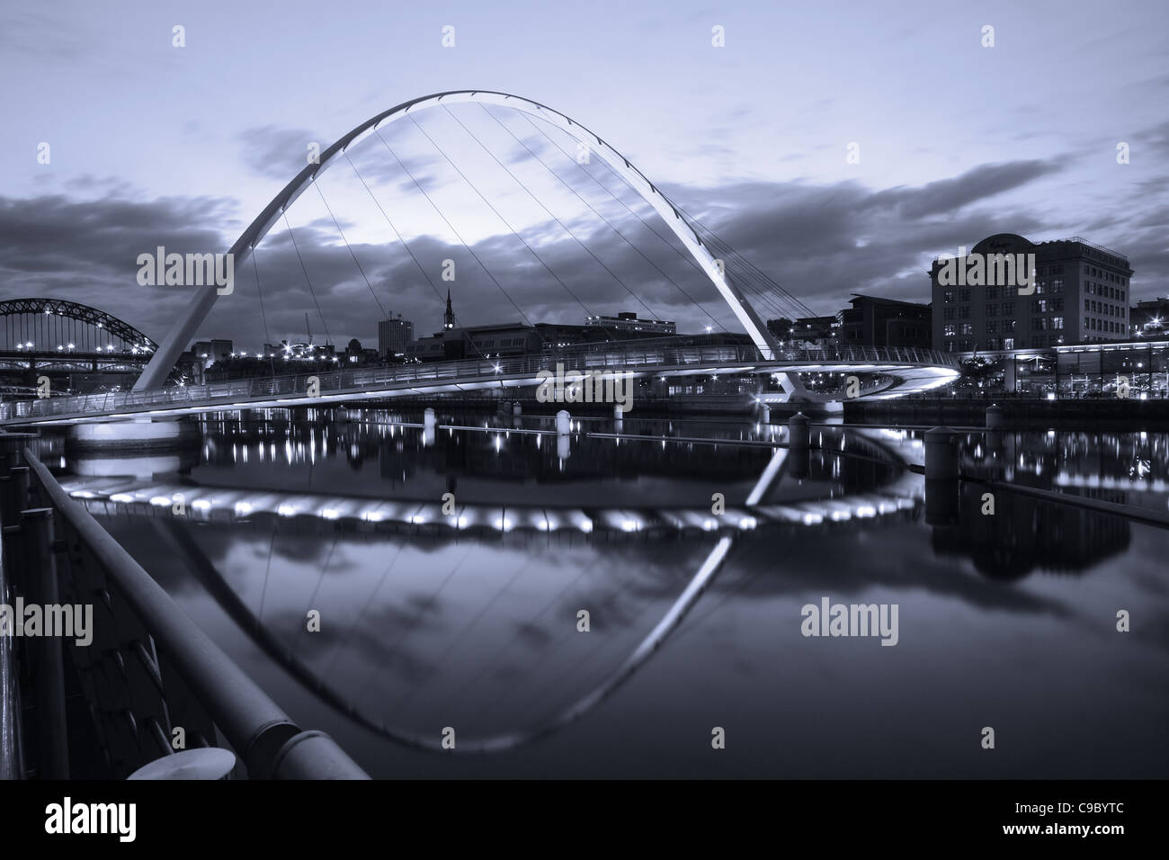 Newcastle upon tyne millennium bridge hi-res stock photography and ...