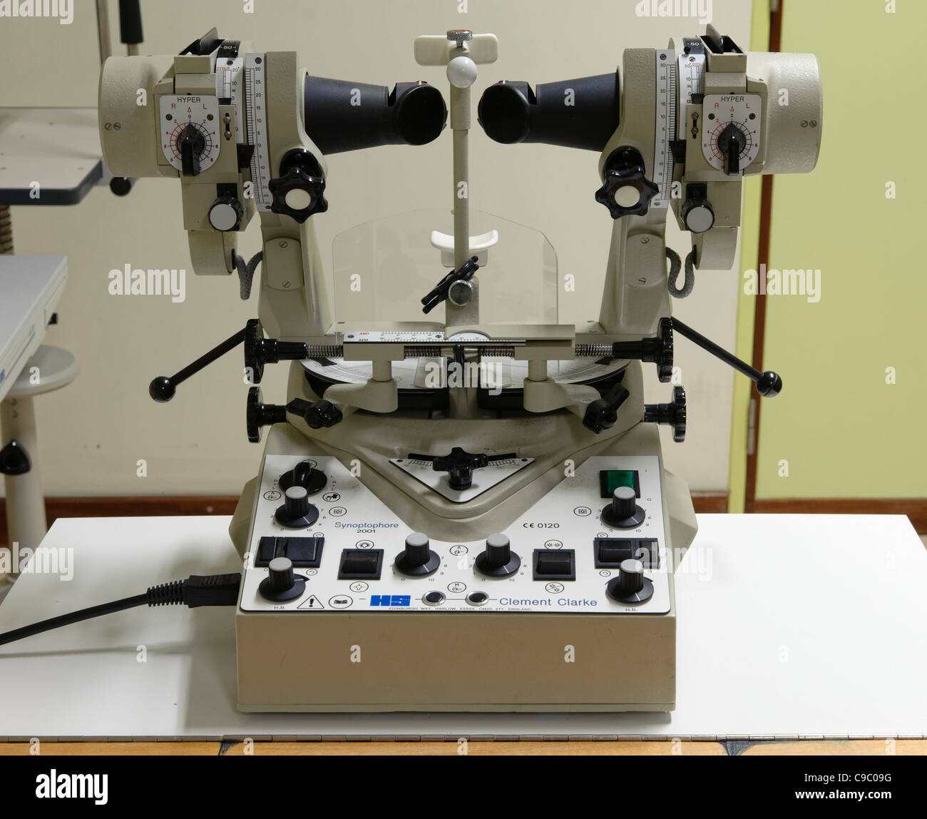 Synoptophore hi-res stock photography and images - Alamy