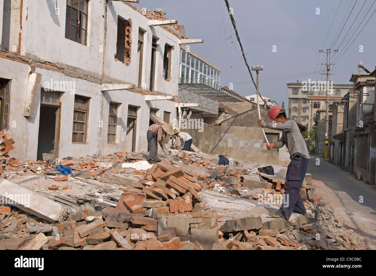 Demolition workers hi-res stock photography and images - Alamy
