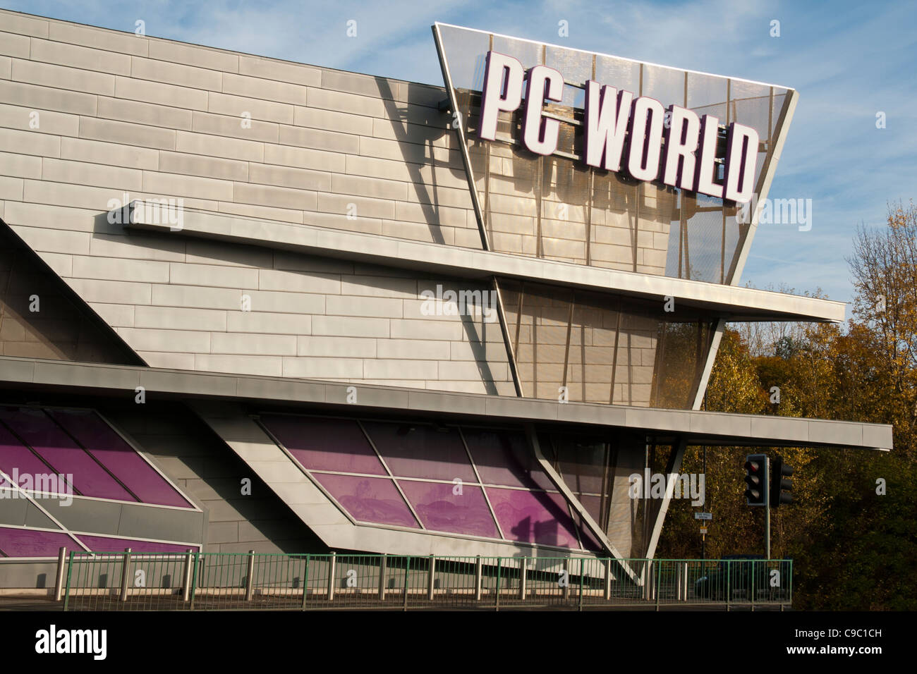 Pc world store pin mill hi-res stock photography and images - Alamy