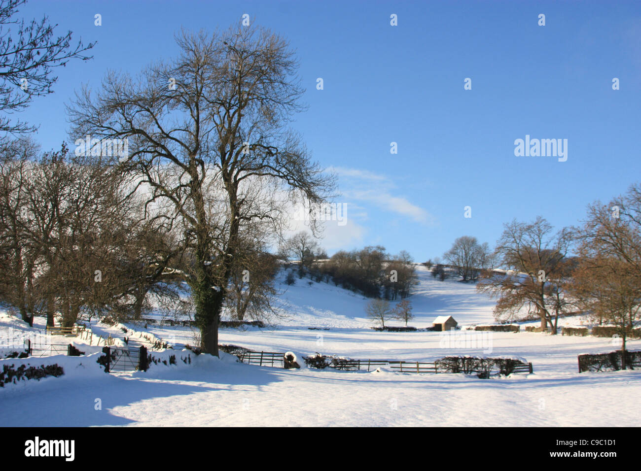 Bakewell Countryside in the Winter Stock Photo - Alamy