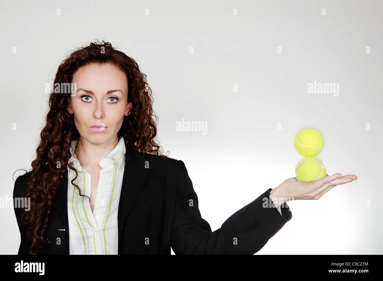 Juggling balls woman hi-res stock photography and images - Alamy